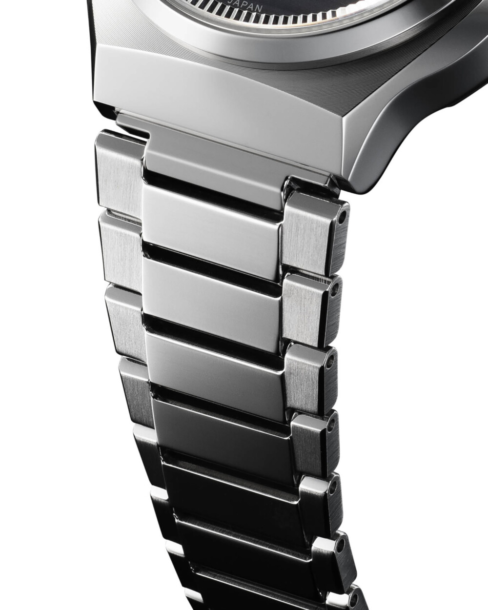 TRN-50 : Casio fête ses 50 ans avec une édition limitée de la Casiotron