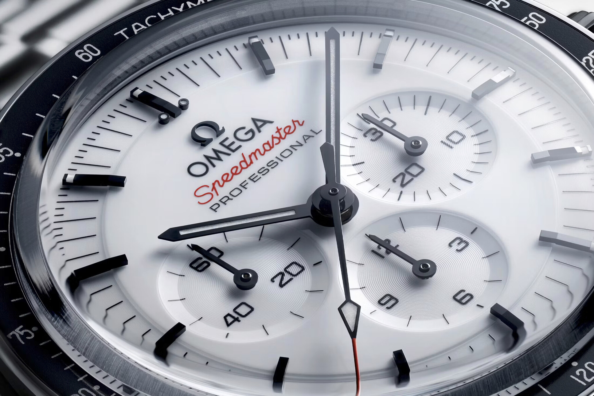 Omega Speedmaster : un cadran blanc laqué pour l'édition Daniel Craig